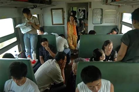 钱海峰镜头下的 绿皮火车”澎湃号·湃客澎湃新闻 The Paper