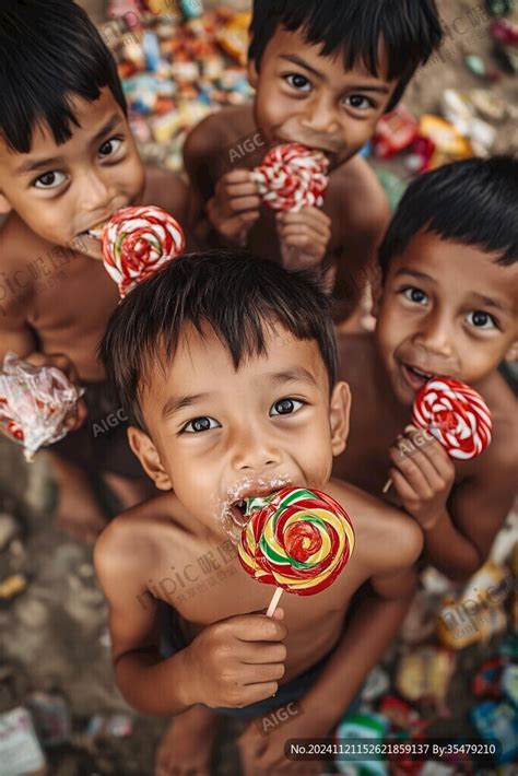 Ai创作图童年的棒棒糖 泡泡糖世界 儿童节糖果 糖果小人 经典童年糖果 吃棒棒糖的小孩 儿童节拍照 甜糖果回忆 糖果狂欢 椴棒糖 夏天童年快乐