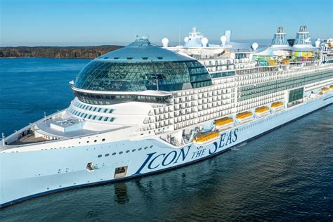 Икона морей Самый большой в мире лайнер отправился в первый круиз Как он выглядит и чем