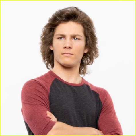 The Wealthiest ‘young Sheldon Cast Members Ranked By Net Worth Annie Potts Eg Emily Osment