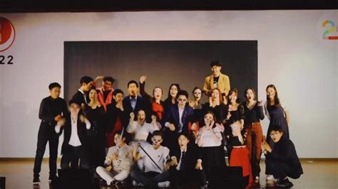 Улиран одож буй 2022 онд тавьсан зорилгоо анги хамт олноороо дүгнэн сурагч насныхаа нэгэн