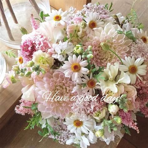 雑誌花時間さんのインスタグラム写真 雑誌花時間Instagram こんにちは キクを飾ることはありますか