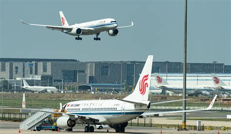 Китай очаква рекордните 700 млн пътнически пътувания със самолет за 2024 г