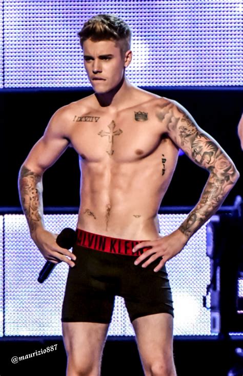 Justin Bieber Strips Fashion Rocks Justin Bieber Photo Fanpop