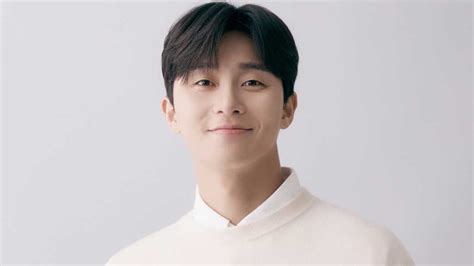 【photo】パク・ソジュン、ファンミーティングのため日本へ“輝くビジュアル” Kstyle