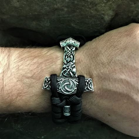 Браслет с Молотом Тора и бусиной Шлем ужаса Веселый Викинг