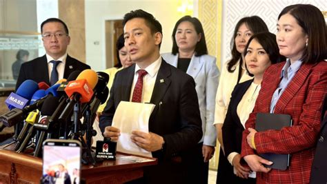 Оюутолгойн ордтой холбоотой хянан шалгах түр хороо байгуулах тогтоолын төсөл өргөн барилаа