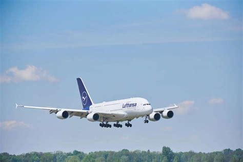 画像ギャラリー ルフトハンザの超巨大旅客機「エアバスa380」が帰ってくる！ 来夏再就航へ 需要急回復に対応 乗りものニュース
