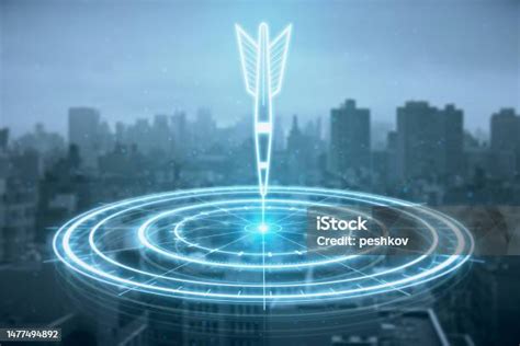 흐릿한 도시 배경에 화살표 홀로그램으로 디지털 과녁을 조준합니다 목표 성공 및 타겟팅 개념 이중 노출 개념에 대한 스톡 사진 및 기타 이미지 Istock