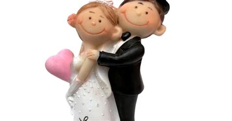 Фигурка за сватбена торта ВЛЮБЕНИ МЛАДОЖЕНЦИ