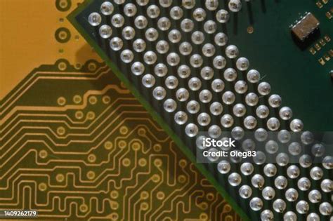 Mikroprosesor Pada Latar Belakang Sirkuit Mikro Motherboard Foto Stok Unduh Gambar Sekarang