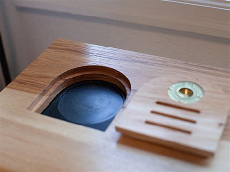 뜨거운 밤 침실 옆 필수템 Lether