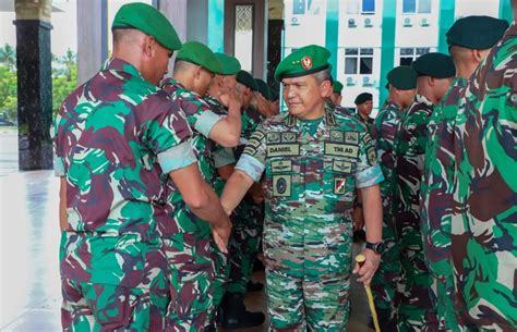 Mayjen Tni Achmad Daniel Chardin Sambut Prajurit Usai Latma Dengan Us