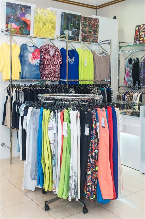 Купить вешалки напольные и вешала стойки для одежды с доставкой по РФ и Москве