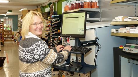 Der Farbenhandel Simsch Lädt Nach Renovierung Zur Feier Ein