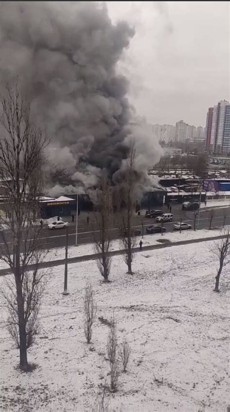 Пожежа на автомийці на вулиці Березняківській у Києві фото і відео Oboz Ua