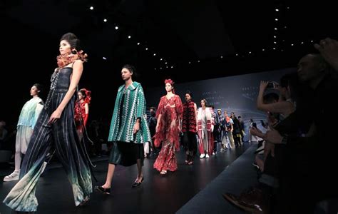 Decoding The Runway When Is Fashion Week Rubyholic