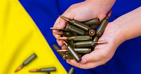 Зброя для України хто проти купівлі боєприпасів за рахунок заморожених активів РФ Фінанси