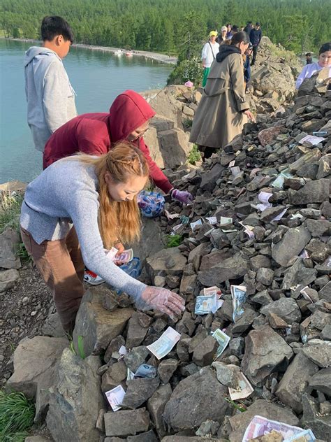 🇲🇳СОМОО САРЬДАГ ХҮСЛИЙН ХАД ЦЭВЭР Сомоо сарьдагт гар урлалын худалдаа эрхлэгчид орчноо тогтмол