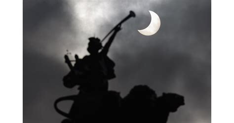 Слънчевото затъмнение по света и у нас