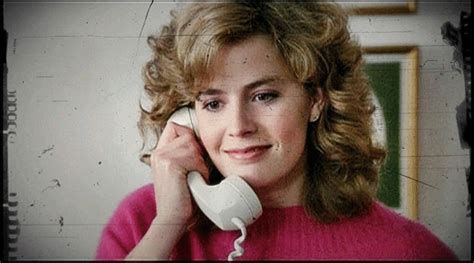 Elisabeth Shue Man Hollow  Book Based Thriller Leave The World