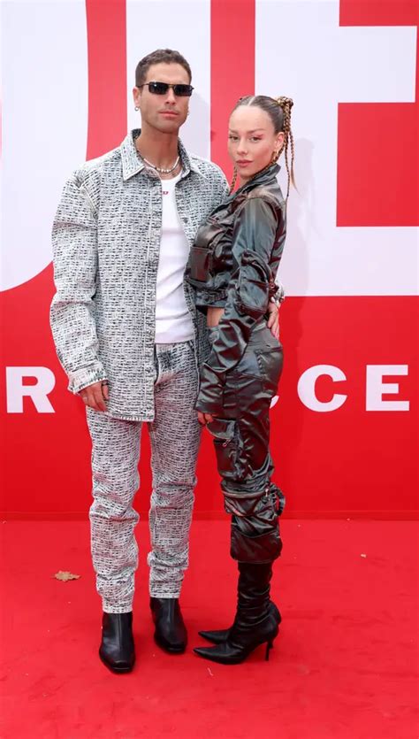 Ester Expósito Posa Por Primera Vez Junto A Su Pareja Nico Furtado