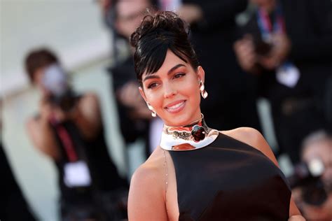 Georgina Rodriguez Models Louis Vuitton In Bodycon Dress Pumps Footwear News