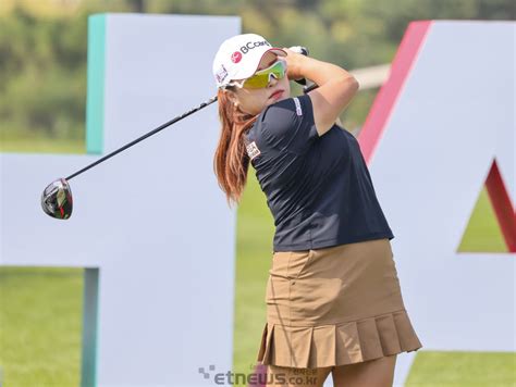 포토 장하나 강하게 보내는 티샷 전자신문