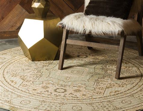 Traditional Palazzo 6 Round Grass Area Rug
