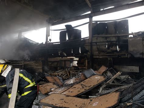 Агуулахад гарсан галыг бүрэн унтраалаа