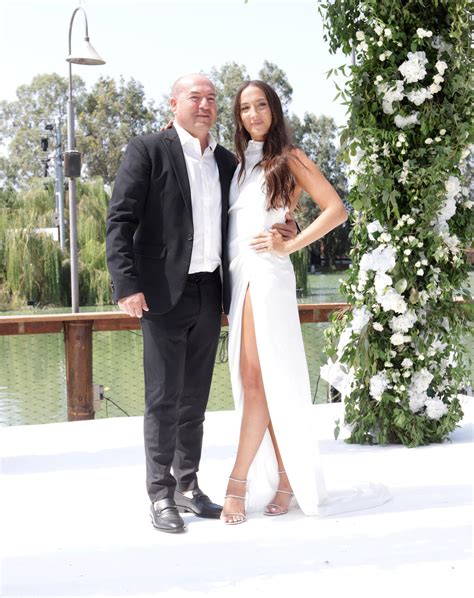 אבי הכלה החגיגה הגדולה של משפחת ברקוביץ