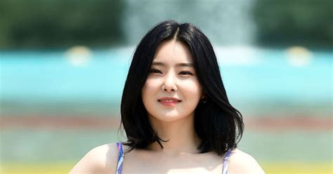 [사진]브레이브걸스 유나 사랑스러운 비키니 자태 뽐내며