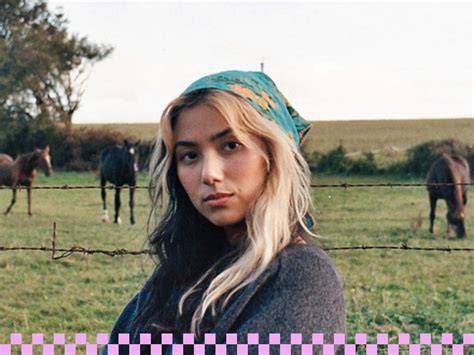 Meet Spill Tab The Bedroom Pop Guitarist Creating Soundtracks For “going Absolutely Feral And