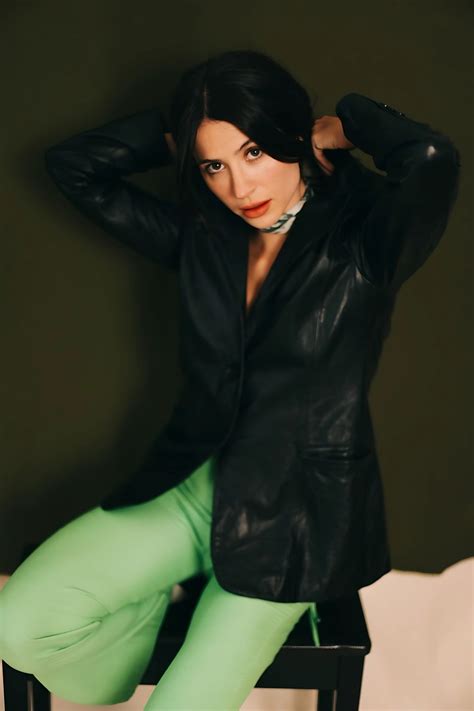 De Atriz A Dj Amanda Grimaldi Dá Vida A Edith Na Série De Raul Seixas E Defende Espaço Das