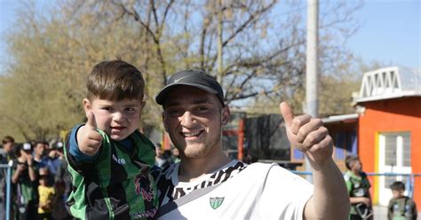 Cantos Globos Y Mucha Pasión El Aliento De Los Más Chiquitos En San Martín