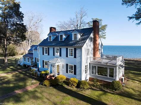 Virginia Waterfront Homes For Sale That Offers A Perfect Blend Of