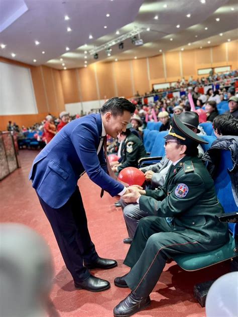 О Батнайрамдал гишүүнтэй санал солилцох групп Facebook