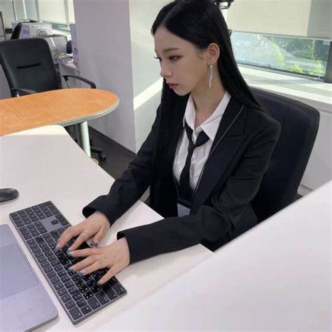 Pin Di Eze˚ ⁎⁺˳ ༚ Su All Jokes Aside