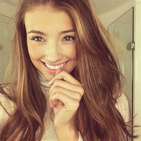 Lorena Rae Scrolller