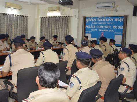 Khandwa Sp Said 11 Miscreants Were Expelled From The District खंडवा एसपी बोले 11 बदमाश