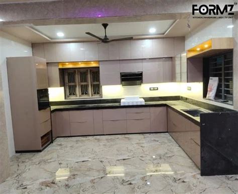 Modern Marine Ply C Shape Modular Kitchen At ₹ 1100square Feet In