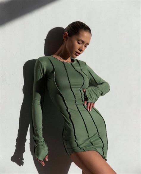 Платье — ціна 610 грн у каталозі Короткі сукні Купити жіночі речі за доступною ціною на Шафі