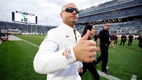 Former Wmu Football Coach Pj Fleck Signs Contract Extension With