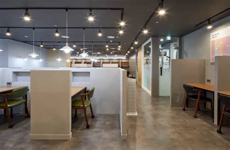 깔끔하고 모던한 분위기의 우드톤 86평 스터디카페 인테리어 용인 처인구