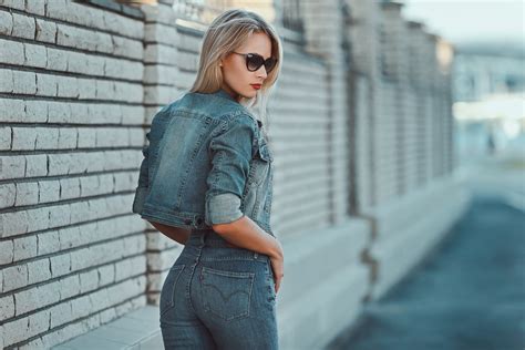 Девушки джинса