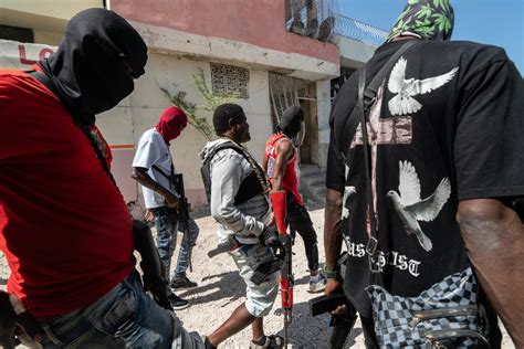 Gangs Attack Haitis National Palace In Port Au Prince Source Abc News
