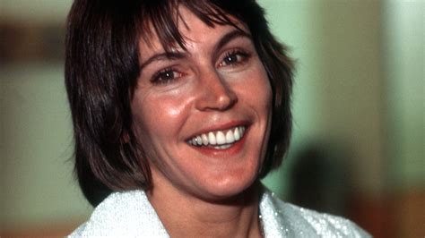 I Am Woman Singer Helen Reddy 1970s Hitmaker Dies At 78 Fox 4