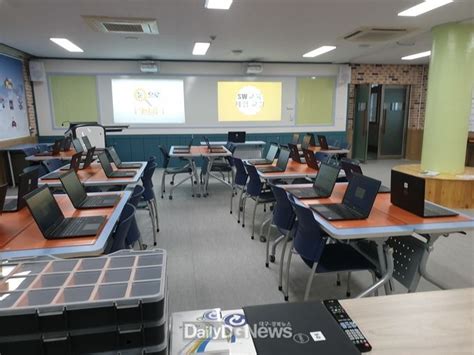 경북교육청 미래형 컴퓨터교육실 모델 구축 학교 확대