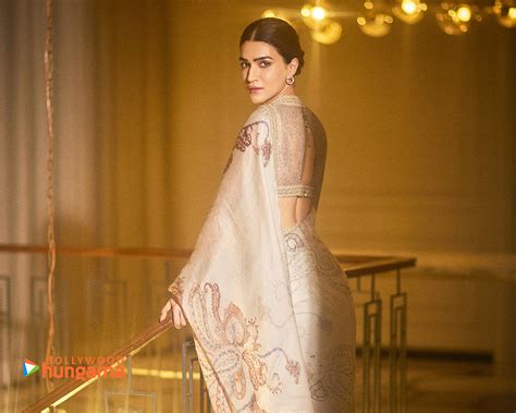Kriti Sanon Wallpapers Kriti Sanon Bollywood Hungama