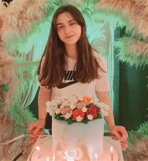 Esra Ceyhan Kızıyla Fotoğrafını Paylaştı Ve Sitem Etti Son Dakika Magazin Haberleri